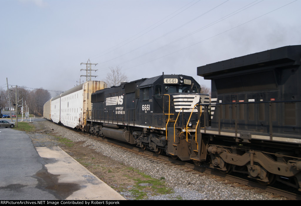 SD60 on NS 290 - 4/2/2011
